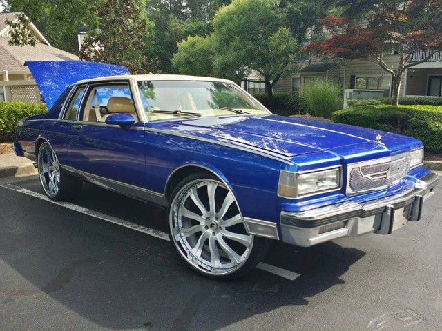 Badass Box Chevy on 26's - Big Rims - Custom Wheels