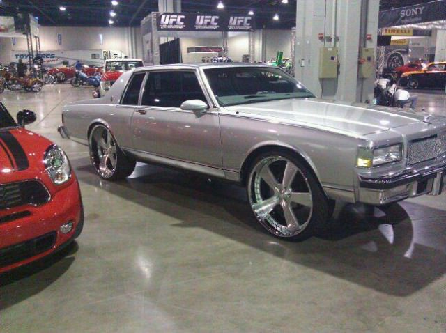 2 door Box Chevy on 24 inch wheels - Big Rims - Custom Wheels