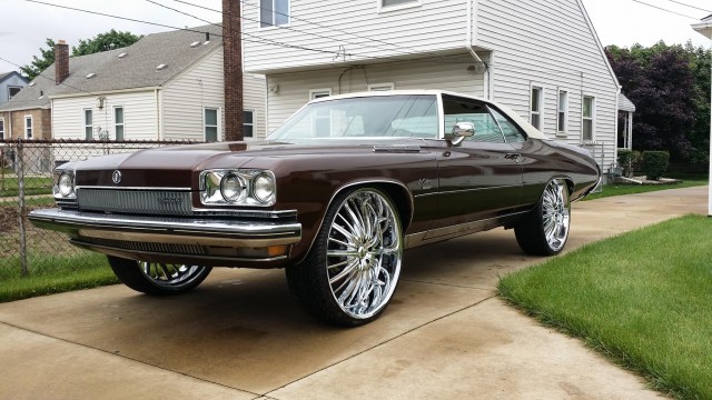 1973 Buick Lesabre on 28" - Big Rims - Custom Wheels