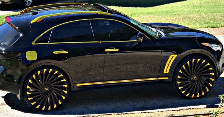 Black FX35 Infiniti em 28s with Gold Trimmings - Big Rims - Custom Wheels