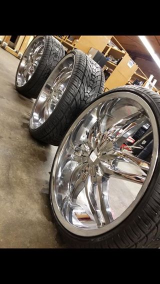 24 inch rims with 90% thread on tires ️ ️ ️ $ 650 Houston, TX - Big ...