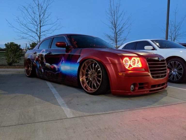 Outrageous Super Hero Wrap - Chrysler 300 Staggered Wheels - Big Rims ...